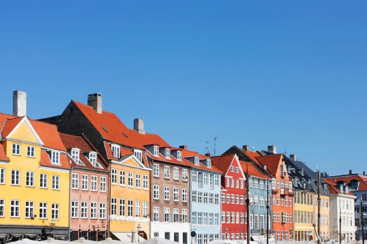 Countries That Will PAY YOU to Move There in 2025— Earn Up to $50,000!