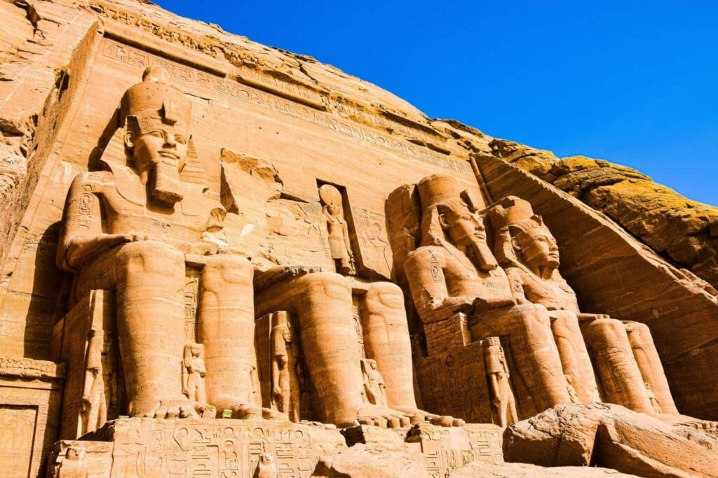 Recruit, Hire and Pay Employees in Egypt with Remote People