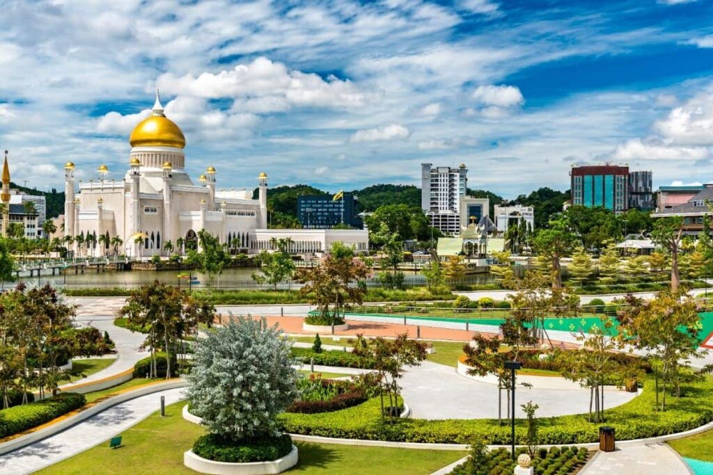 Recruit, Hire and Pay Employees in Brunei with Remote People