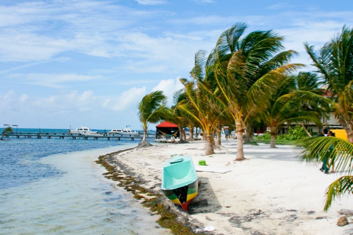 Belize Payroll Tax & Compliance Guide (2025)